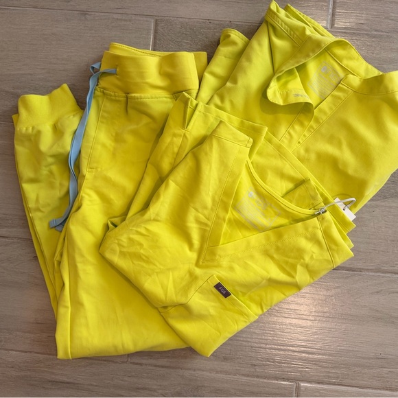 Figs | Pants & Jumpsuits | Figs Scrub Set Small Yellow Hw Zamora ...